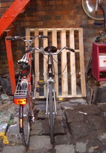 Bicicletário de pallets – Alô terra